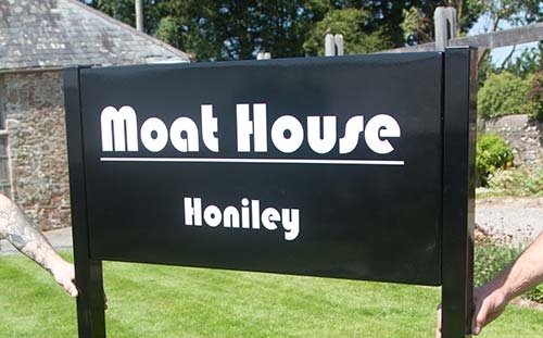 Entrance Signs - Signs With Posts | The Sign Maker