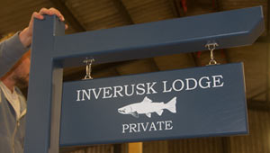 Wooden Posts, Oak Posts, Wrought Iron Bracket | The Sign Maker